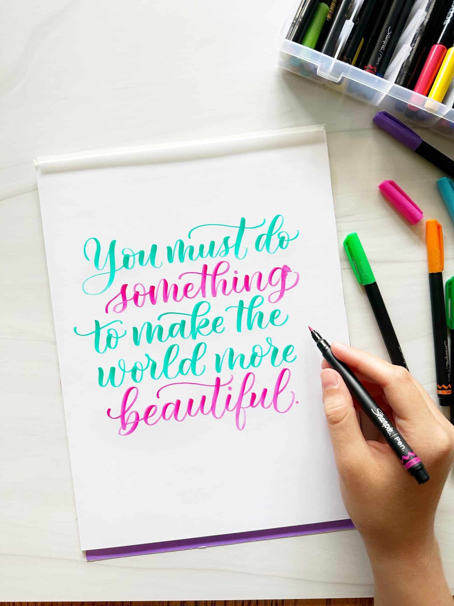 Best Medium Sized Brush Pens for Calligraphy Lettering - By Heidi Grace